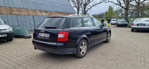 Zils Audi A4 2002 Valmiera, ar dzinēja tilpumu 2.00 L un nobraukumu 339 tūkst. km par 1600 €, foto 3 vietnē AUTOMOTO.COM.LV