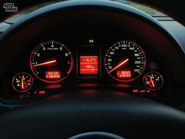 Zils Audi A4 2002 Plungė, ar dzinēja tilpumu 2.40 L un nobraukumu 279 tūkst. km par 900 €, foto 9 vietnē AUTOMOTO.COM.LV