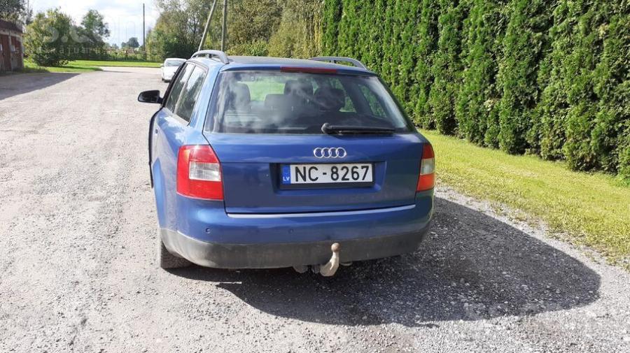 Blue Audi A4 2002 in Balvi, with an engine capacity of 2.50 L and mileage of 360 thousand km for 2600 €, photo 5 on AUTOMOTO.COM.LV
