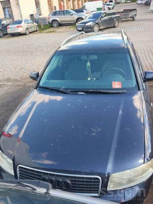 Zils Audi A4 2002 Rīga, ar dzinēja tilpumu 2.50 L un nobraukumu 315 tūkst. km par 1001 €, foto  vietnē AUTOMOTO.COM.LV