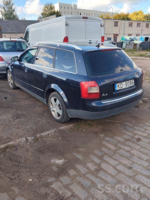 Zils Audi A4 2002 Rīga, ar dzinēja tilpumu 2.50 L un nobraukumu 315 tūkst. km par 1001 €, foto 3 vietnē AUTOMOTO.COM.LV
