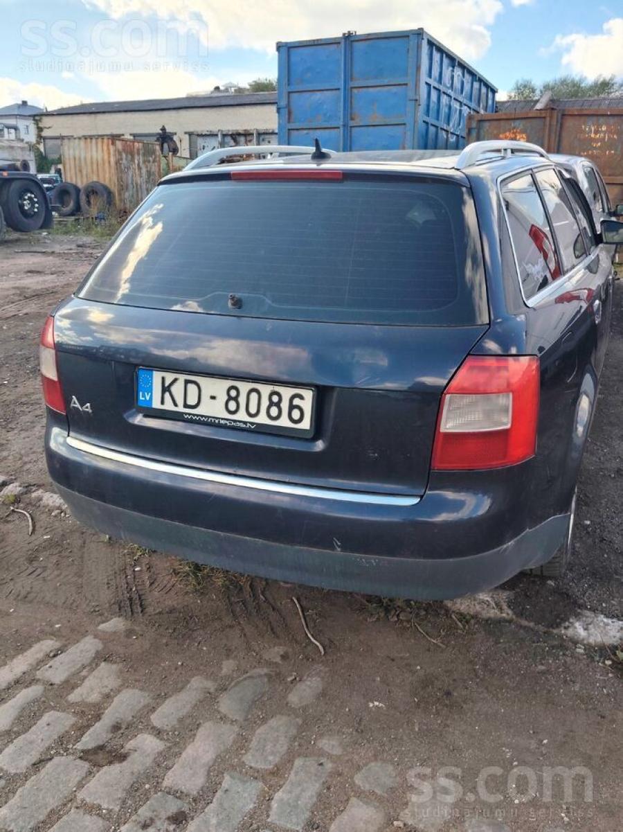 Zils Audi A4 2002 Rīga, ar dzinēja tilpumu 2.50 L un nobraukumu 315 tūkst. km par 1001 €, foto 4 vietnē AUTOMOTO.COM.LV