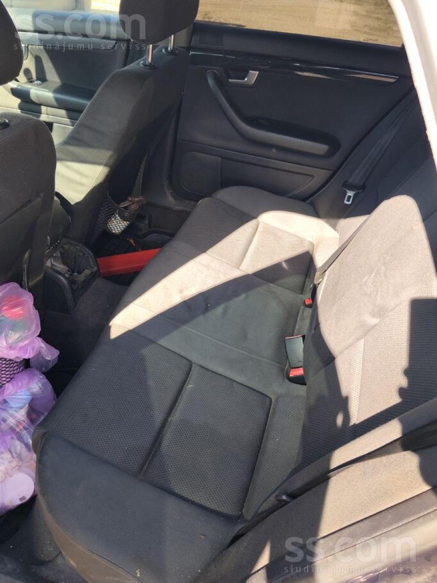 Zils Audi A4 2002 Rīga, ar dzinēja tilpumu 2.50 L un nobraukumu 315 tūkst. km par 1001 €, foto 10 vietnē AUTOMOTO.COM.LV