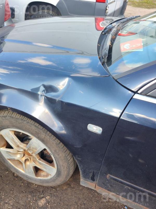 Zils Audi A4 2002 Rīga, ar dzinēja tilpumu 2.50 L un nobraukumu 315 tūkst. km par 705 €, foto 6 vietnē AUTOMOTO.COM.LV
