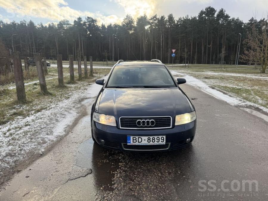 Zils Audi A4 2003 Rīga, ar dzinēja tilpumu 2.50 L un nobraukumu 267 tūkst. km par 1550 €, foto 1 vietnē AUTOMOTO.COM.LV