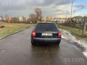 Zils Audi A4 2003 Rīga, ar dzinēja tilpumu 2.50 L un nobraukumu 267 tūkst. km par 1550 €, foto 4 vietnē AUTOMOTO.COM.LV