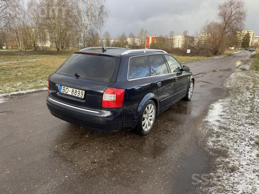Zils Audi A4 2003 Rīga, ar dzinēja tilpumu 2.50 L un nobraukumu 267 tūkst. km par 1550 €, foto 6 vietnē AUTOMOTO.COM.LV