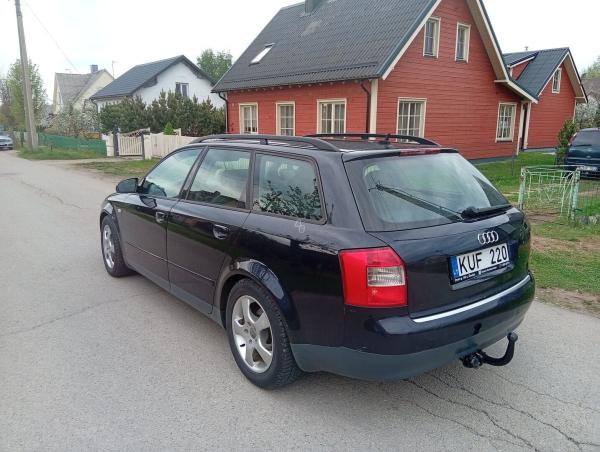 Blue Audi A4 2003 in Siauliai, with an engine capacity of 2.50 L and mileage of 308 thousand km for 1300 €, photo 3 on AUTOMOTO.COM.LV