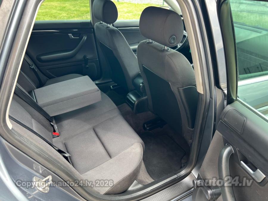 Zils Audi A4 2003 Paide, ar dzinēja tilpumu 1.90 L un nobraukumu 246 tūkst. km par 4350 €, foto 15 vietnē AUTOMOTO.COM.LV