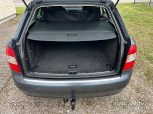 Zils Audi A4 2003 Paide, ar dzinēja tilpumu 1.90 L un nobraukumu 246 tūkst. km par 4350 €, foto 16 vietnē AUTOMOTO.COM.LV