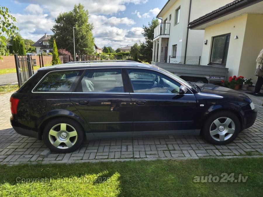 Zils Audi A4 2003 Tallina, ar dzinēja tilpumu 2.00 L un nobraukumu 292 tūkst. km par 700 €, foto 1 vietnē AUTOMOTO.COM.LV
