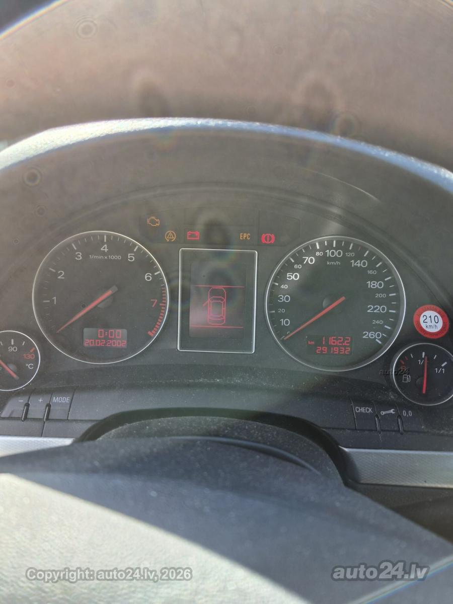 Zils Audi A4 2003 Tallina, ar dzinēja tilpumu 2.00 L un nobraukumu 292 tūkst. km par 700 €, foto 7 vietnē AUTOMOTO.COM.LV