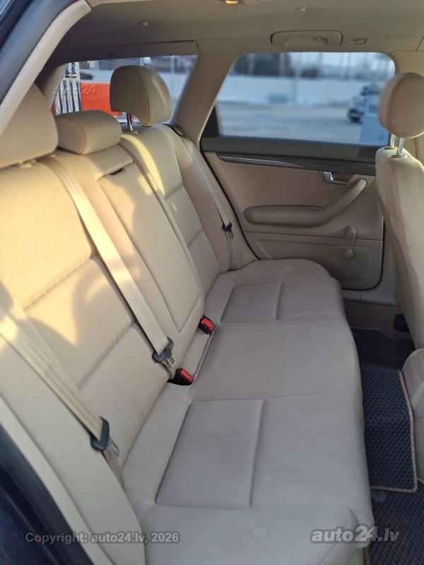 Zils Audi A4 2004 Tallina, ar dzinēja tilpumu 1.80 L un nobraukumu 289 tūkst. km par 2100 €, foto 11 vietnē AUTOMOTO.COM.LV