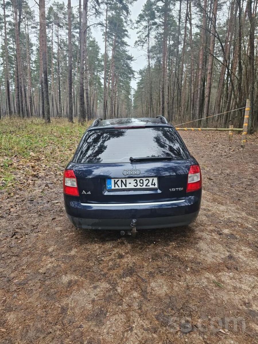 Синий Ауди А4 2004 в Рига, объемом двигателя 1.90 л и пробегом 353 тыс. км за 1000 €, фото 5 на AUTOMOTO.COM.LV