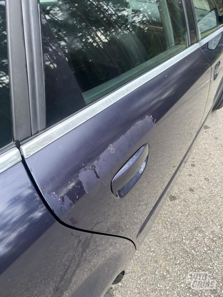 Zils Audi A4 2004 Druskininkai, ar dzinēja tilpumu 1.90 L un nobraukumu 360 tūkst. km par 1000 €, foto 12 vietnē AUTOMOTO.COM.LV