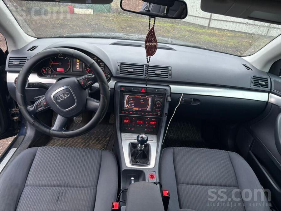 Zils Audi A4 2005 Krāslava, ar dzinēja tilpumu 2.50 L un nobraukumu 510 tūkst. km par 1850 €, foto 7 vietnē AUTOMOTO.COM.LV