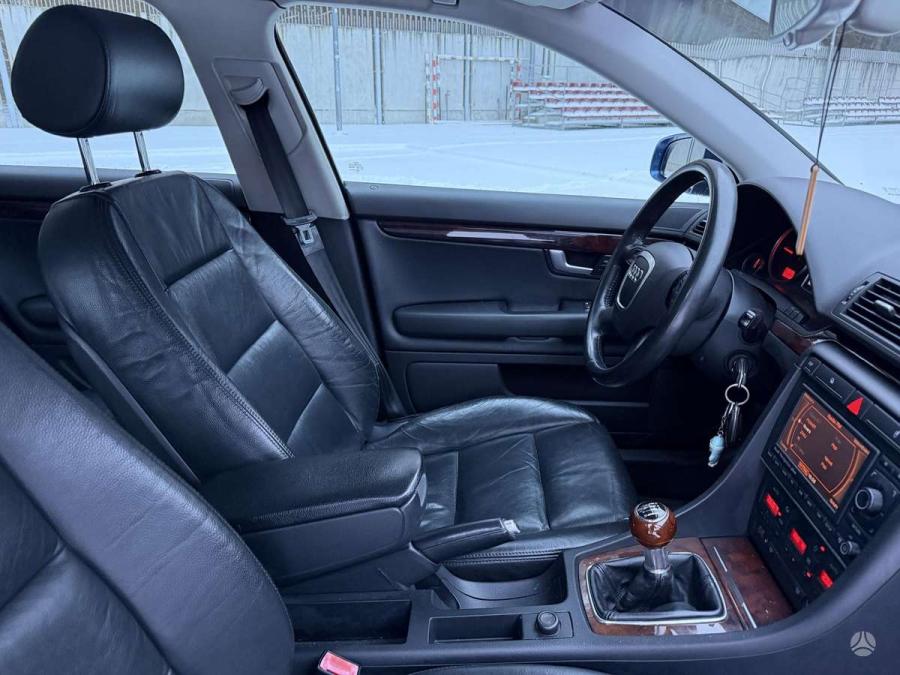 Zils Audi A4 2005 Alīta, ar dzinēja tilpumu 1.99 L un nobraukumu 334 tūkst. km par 3150 €, foto 26 vietnē AUTOMOTO.COM.LV