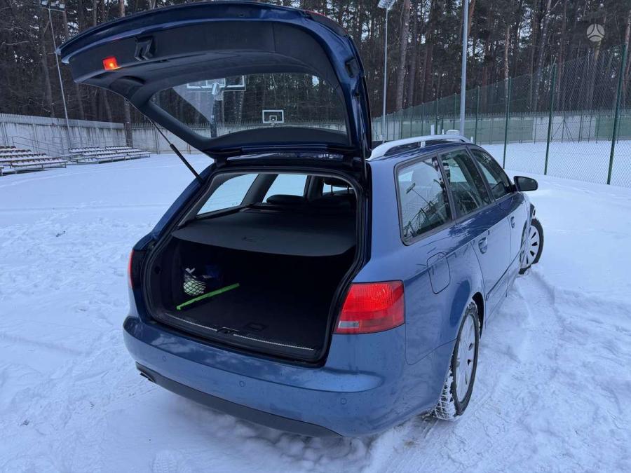 Zils Audi A4 2005 Alīta, ar dzinēja tilpumu 1.99 L un nobraukumu 334 tūkst. km par 3150 €, foto 27 vietnē AUTOMOTO.COM.LV