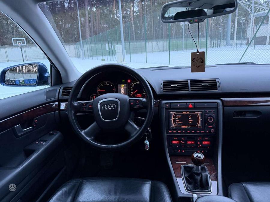 Zils Audi A4 2005 Alīta, ar dzinēja tilpumu 1.99 L un nobraukumu 334 tūkst. km par 3150 €, foto 30 vietnē AUTOMOTO.COM.LV