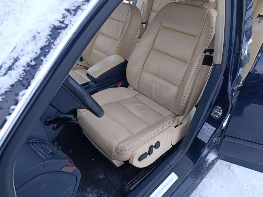 Zils Audi A4 2005 Marijampole, ar dzinēja tilpumu 2.50 L un nobraukumu 300 tūkst. km par 1599 €, foto 7 vietnē AUTOMOTO.COM.LV
