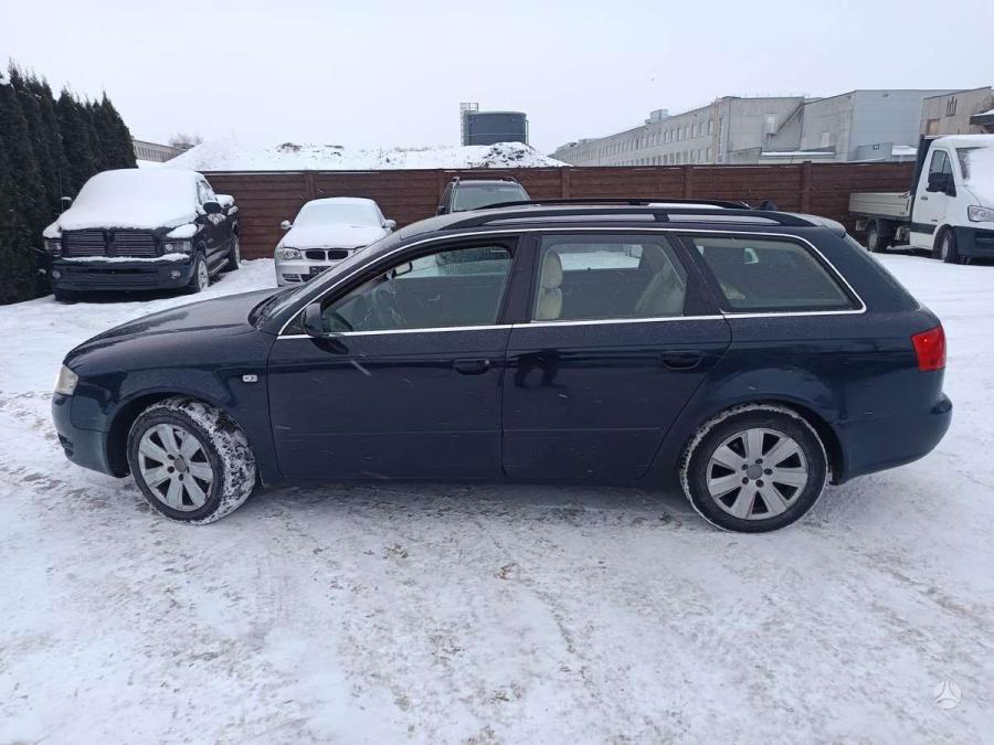 Zils Audi A4 2005 Marijampole, ar dzinēja tilpumu 2.50 L un nobraukumu 300 tūkst. km par 1599 €, foto 24 vietnē AUTOMOTO.COM.LV
