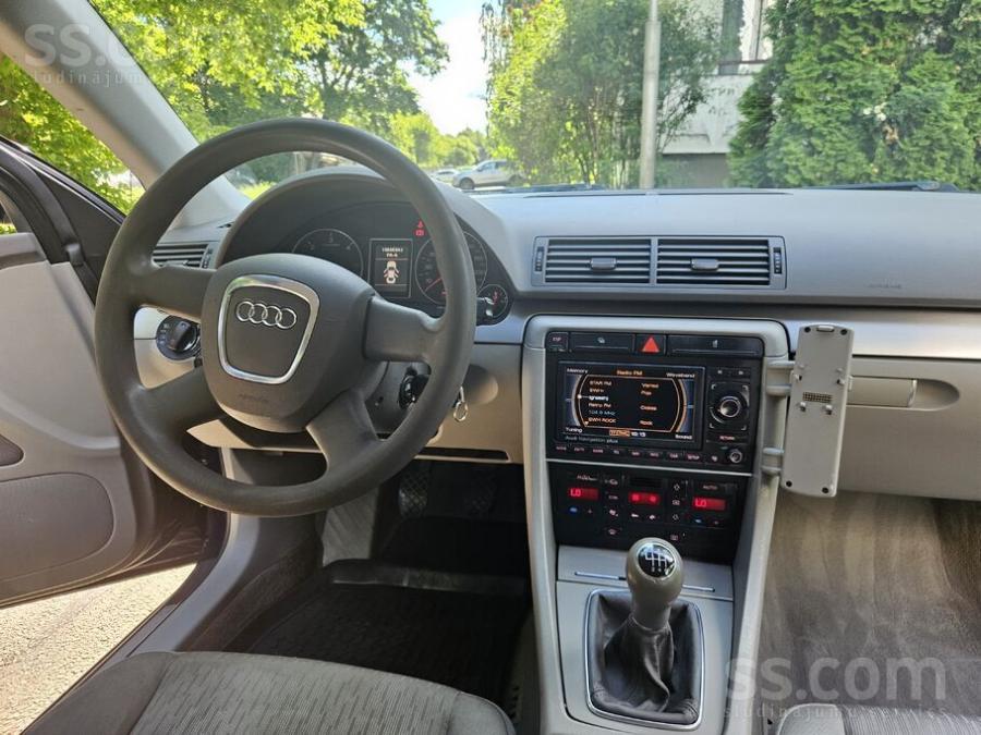 Blue Audi A4 2005 in Riga, with an engine capacity of 2.00 L and mileage of 370 thousand km for 2200 €, photo 7 on AUTOMOTO.COM.LV