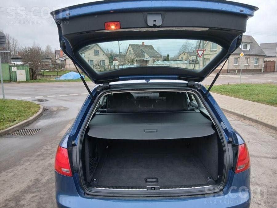 Zils Audi A4 2005 Daugavpils, ar dzinēja tilpumu 2.00 L un nobraukumu 347 tūkst. km par 2750 €, foto 13 vietnē AUTOMOTO.COM.LV