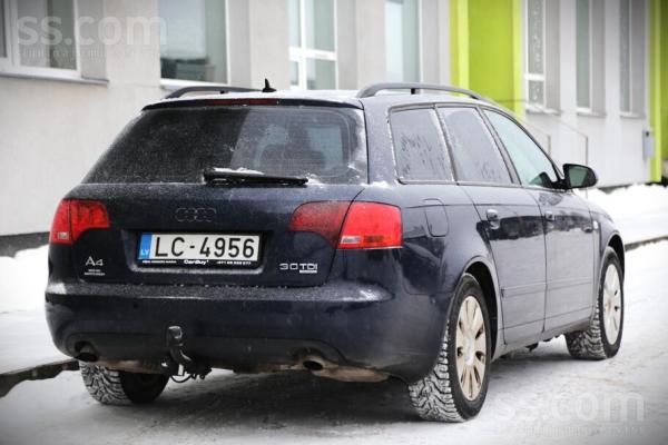 Zils Audi A4 2006 Rīga, ar dzinēja tilpumu 3.00 L un nobraukumu 347 tūkst. km par 2495 €, foto 5 vietnē AUTOMOTO.COM.LV