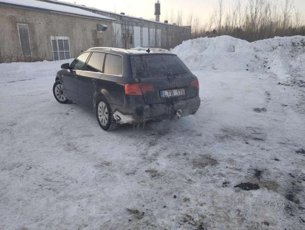 Blue Audi A4 2006 in Panevezys, with an engine capacity of 2.50 L and mileage of 41 thousand km for 1500 €, photo 3 on AUTOMOTO.COM.LV