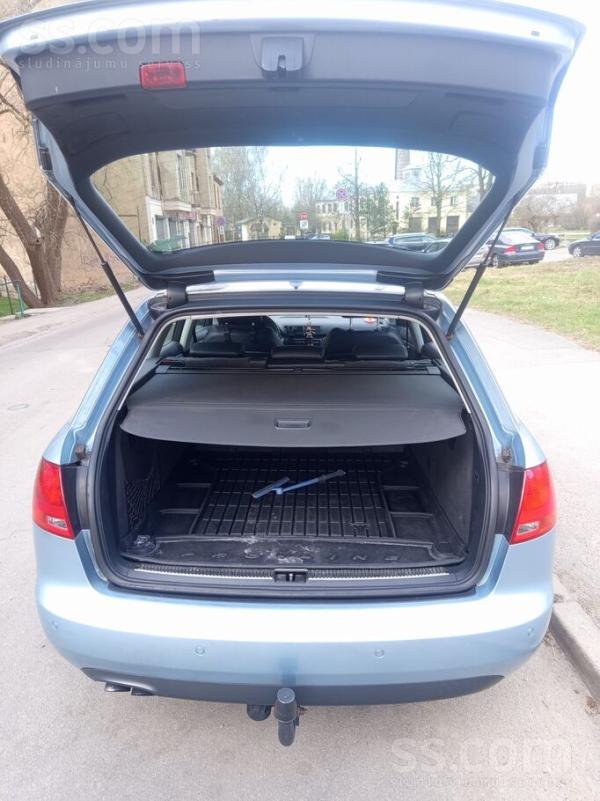 Zils Audi A4 2006 Rīga, ar dzinēja tilpumu 2.00 L un nobraukumu 198 tūkst. km par 3700 €, foto 6 vietnē AUTOMOTO.COM.LV