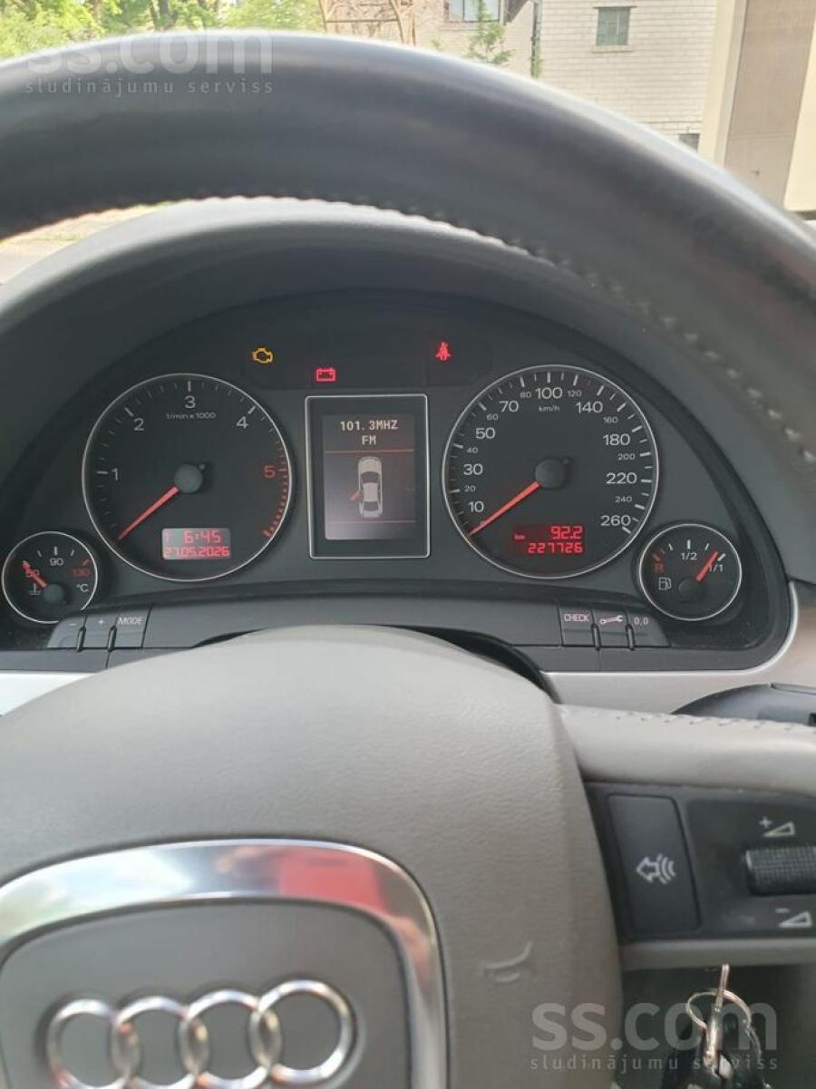 Zils Audi A4 2006 Ludza, ar dzinēja tilpumu 2.00 L un nobraukumu 228 tūkst. km par 3850 €, foto 9 vietnē AUTOMOTO.COM.LV