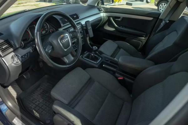 Blue Audi A4 2006 in Liepaja, with an engine capacity of 2.00 L and mileage of 278 thousand km for 2500 €, photo 8 on AUTOMOTO.COM.LV