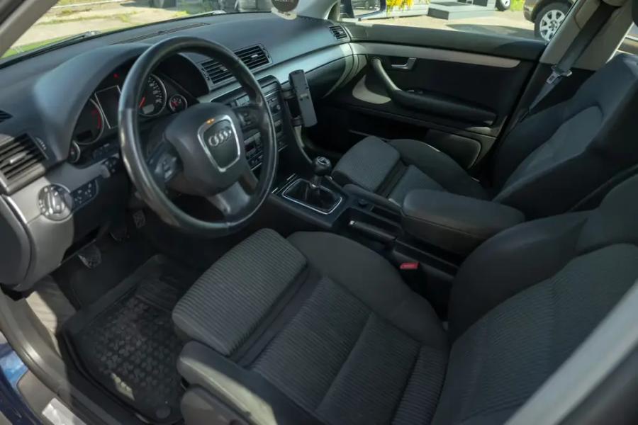 Blue Audi A4 2006 in Liepaja, with an engine capacity of 2.00 L and mileage of 278 thousand km for 2500 €, photo 9 on AUTOMOTO.COM.LV