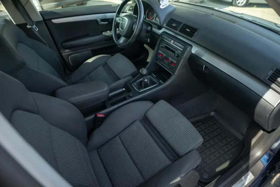 Blue Audi A4 2006 in Liepaja, with an engine capacity of 2.00 L and mileage of 278 thousand km for 2500 €, photo 13 on AUTOMOTO.COM.LV