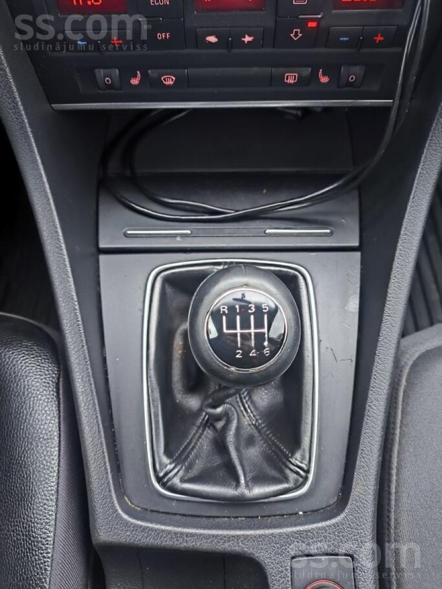 Blue Audi A4 2006 in Kraslava, with an engine capacity of 2.00 L and mileage of 276 thousand km for 2750 €, photo 9 on AUTOMOTO.COM.LV
