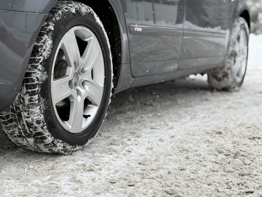 Blue Audi A4 2007 in Kaunas, with an engine capacity of 2.00 L and mileage of 324 thousand km for 2350 €, photo 5 on AUTOMOTO.COM.LV