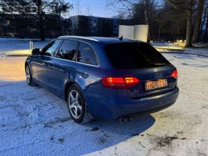 Zils Audi A4 2008 Rīga, ar dzinēja tilpumu 2.00 L un nobraukumu 254 tūkst. km par 4350 €, foto 4 vietnē AUTOMOTO.COM.LV
