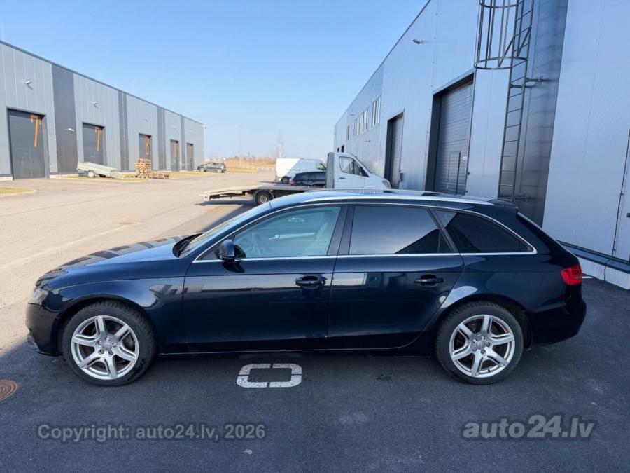 Zils Audi A4 2008 Tallina, ar dzinēja tilpumu 1.80 L un nobraukumu 297 tūkst. km par 4000 €, foto 2 vietnē AUTOMOTO.COM.LV