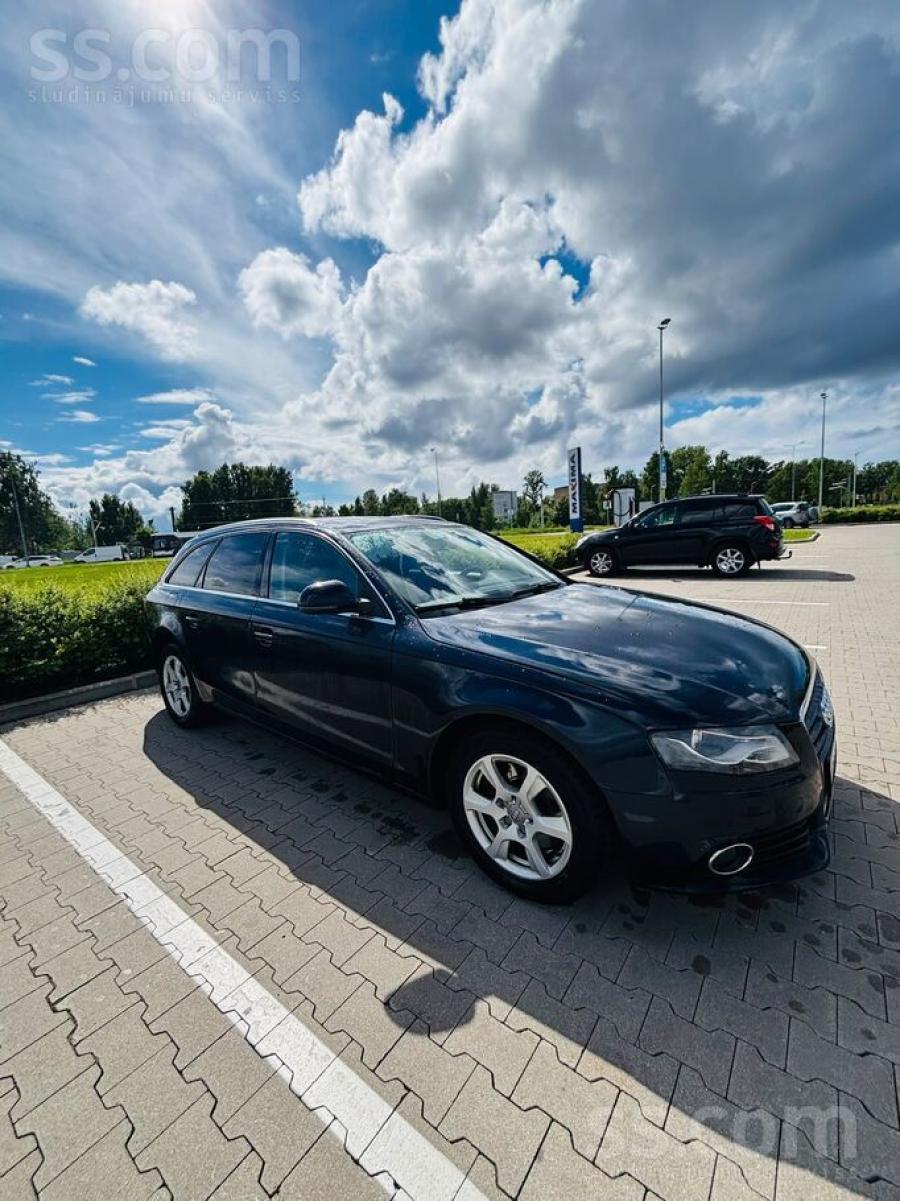 Zils Audi A4 2008 Rīga, ar dzinēja tilpumu 2.00 L un nobraukumu 327 tūkst. km par 4500 €, foto 1 vietnē AUTOMOTO.COM.LV