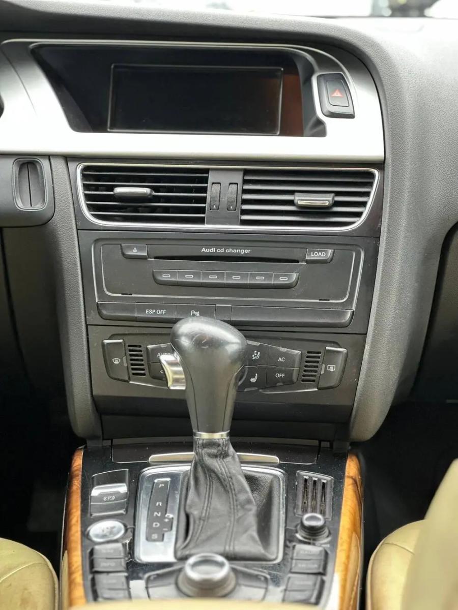 Blue Audi A4 2008 in Cesis, with an engine capacity of 1.80 L and mileage of 301 thousand km for 1990 €, photo 11 on AUTOMOTO.COM.LV