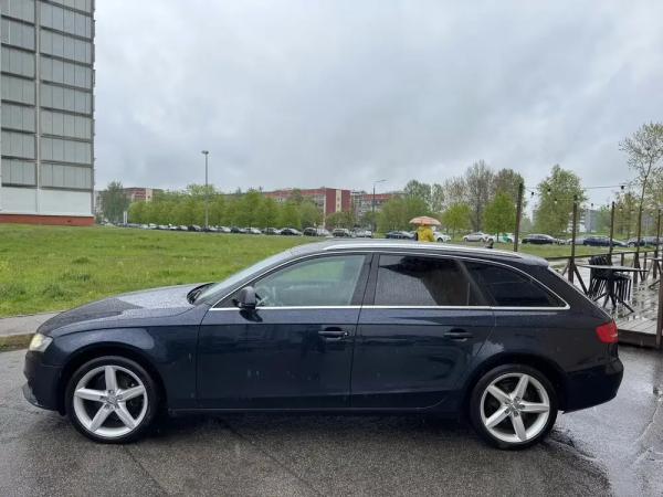 Zils Audi A4 2008 Rīga, ar dzinēja tilpumu 2.00 L un nobraukumu 335 tūkst. km par 4990 €, foto 2 vietnē AUTOMOTO.COM.LV