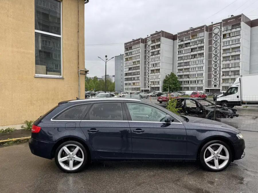 Zils Audi A4 2008 Rīga, ar dzinēja tilpumu 2.00 L un nobraukumu 335 tūkst. km par 4990 €, foto 7 vietnē AUTOMOTO.COM.LV