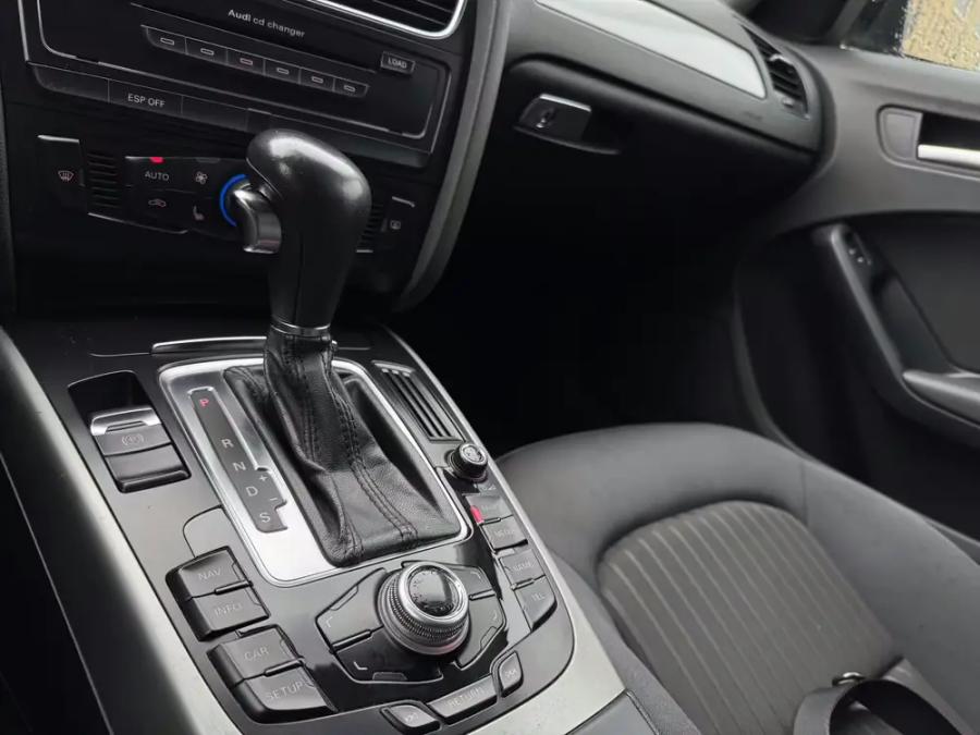 Zils Audi A4 2008 Rīga, ar dzinēja tilpumu 2.00 L un nobraukumu 335 tūkst. km par 4990 €, foto 12 vietnē AUTOMOTO.COM.LV