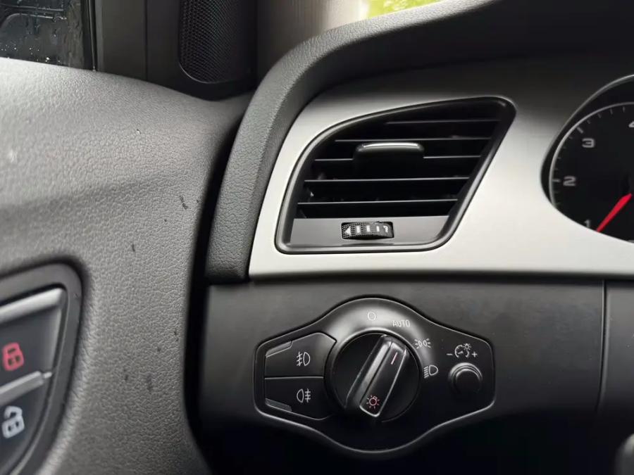 Zils Audi A4 2008 Rīga, ar dzinēja tilpumu 2.00 L un nobraukumu 335 tūkst. km par 4990 €, foto 21 vietnē AUTOMOTO.COM.LV