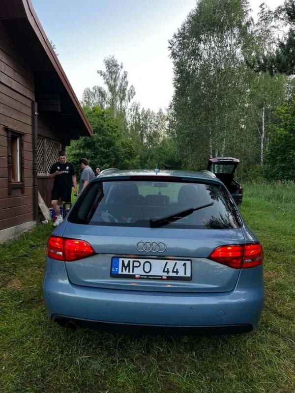 Zils Audi A4 2008 Viļņa, ar dzinēja tilpumu 1.80 L un nobraukumu 508 tūkst. km par 4500 €, foto 7 vietnē AUTOMOTO.COM.LV