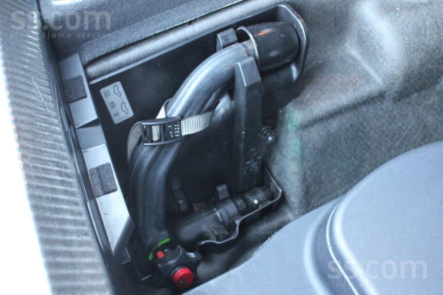 Blue Audi A4 2009 in Riga, with an engine capacity of 2.00 L and mileage of 203 thousand km for 5990 €, photo 14 on AUTOMOTO.COM.LV