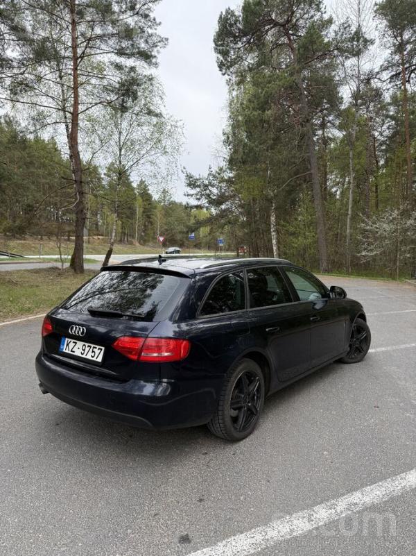 Zils Audi A4 2009 Rīga, ar dzinēja tilpumu 2.00 L un nobraukumu 389 tūkst. km par 4150 €, foto 4 vietnē AUTOMOTO.COM.LV