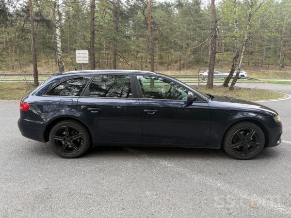 Zils Audi A4 2009 Rīga, ar dzinēja tilpumu 2.00 L un nobraukumu 389 tūkst. km par 4150 €, foto 6 vietnē AUTOMOTO.COM.LV
