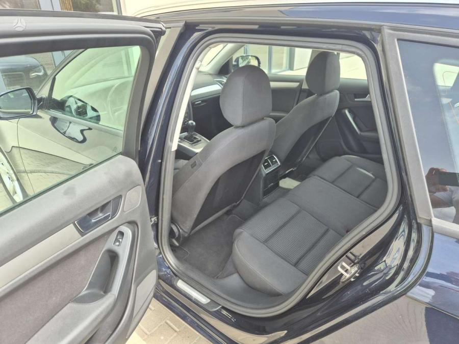 Zils Audi A4 2009 Marijampole, ar dzinēja tilpumu 1.97 L un nobraukumu 274 tūkst. km par 4000 €, foto 20 vietnē AUTOMOTO.COM.LV