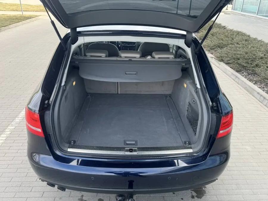 Zils Audi A4 2009 Rēzekne, ar dzinēja tilpumu 2.00 L un nobraukumu 238 tūkst. km par 5600 €, foto 9 vietnē AUTOMOTO.COM.LV